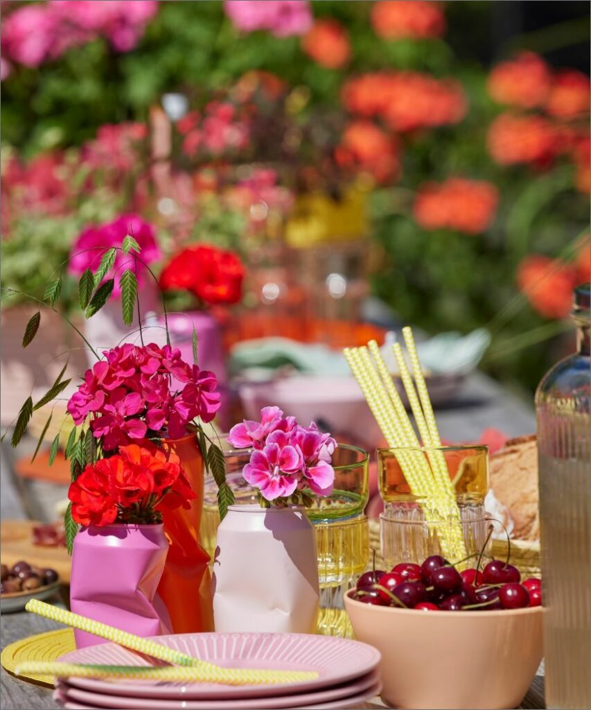 Floral scene-setters. Ideas for table and party decor featuring ...