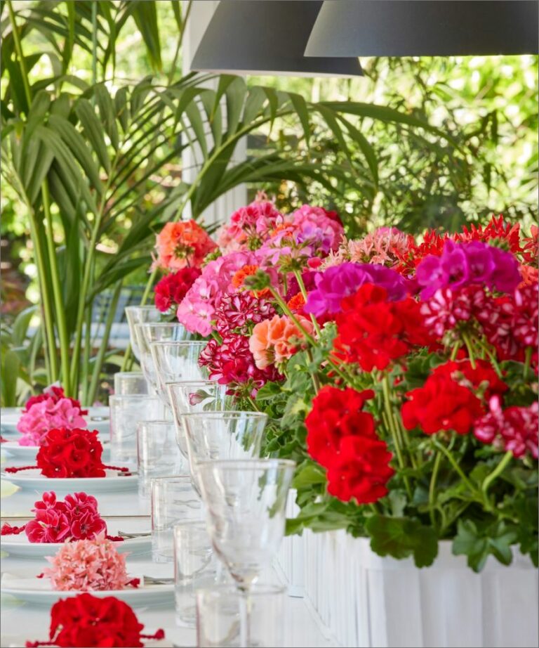 Floral scene-setters. Ideas for table and party decor featuring ...